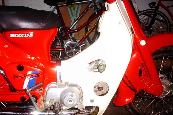 HONDA C 90 El icono de practicidad | TecnoAutos.com